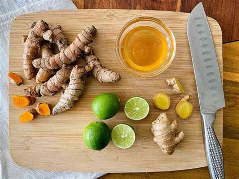 Kise Nahi Pini Chahiye Haldi Aur Adrak Ki Chai हल्दी और अदरक की चाय