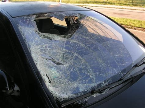 Неправоспособни шофьори се сблъскаха 4 годишно дете е било в една от колите