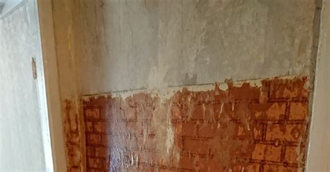 Как очистить стены от клея Пикабу