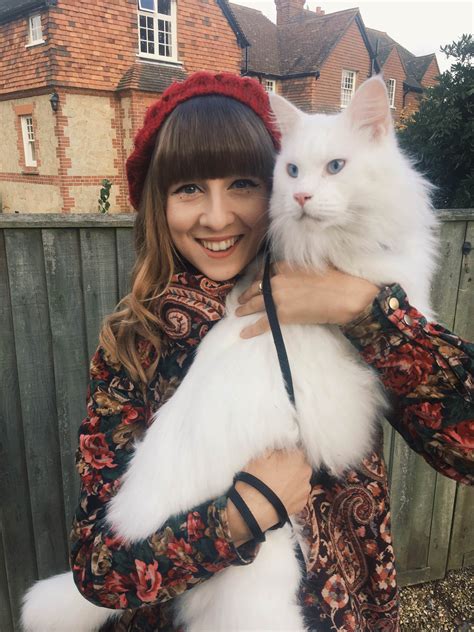 Showing Off Her Pussy Outdoors X Post Rfloof Girlswithhugepussies