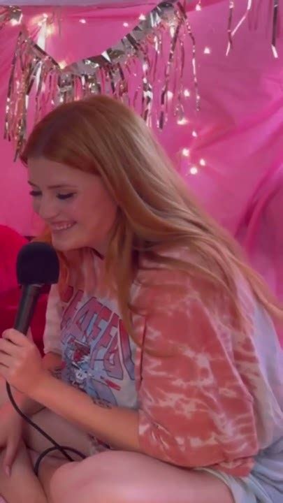 Steph Broadbridge Knows Whats Up Youtube