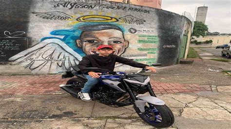 Pin De Em Pins Criados Por Você Fotos De Homens Foto De Homens