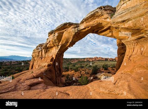 Broken Arch An Entrada Sandstone Arch In The Devils Garden Sectioin