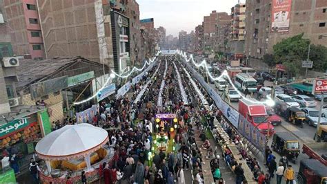 بمشاركة 12 ألف مصري أطول مائدة إفطار جماعي بالقليوبية صحيفة الخليج