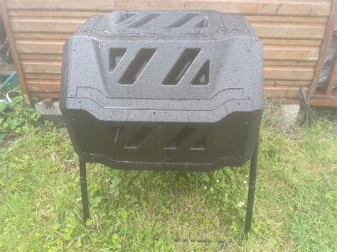 Easy Kitchen Composting How To Turn Scraps Into Plants Compost Magazine