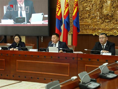 АН ын бүлэг хуралдаж байна