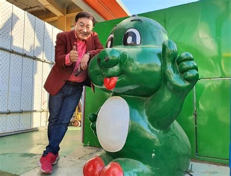 빚 150억 생활고에 실렸지만 직원 26명에게 18평 아파트 선물하고 본인은 화장실에서 지냈다는 유명 연예인의 충격적