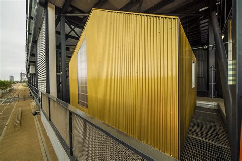 Cladding The Gantry — Making The Gantry