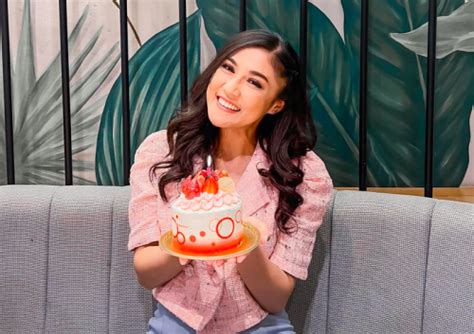 Mantan Pacar Deva Mahenra Sebelum Nikahi Mikha Tambayong