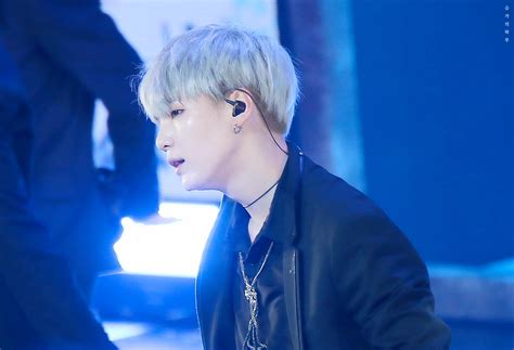 더쿠 은발 슈가 짤털털~