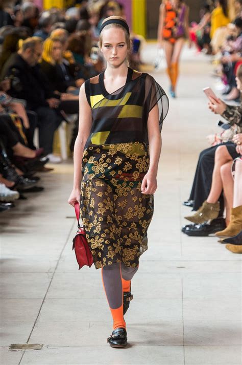 Miu Miu Ss18 Runway Show Miu Miu Collection Fashion Week Spring 2018