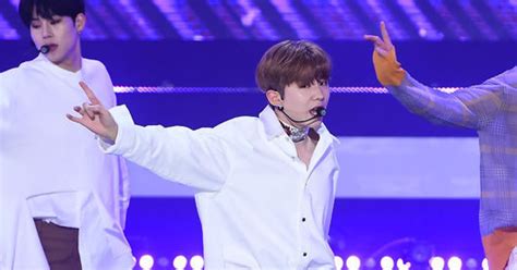 몬스타엑스 기현 매력적인 손짓 [사진]
