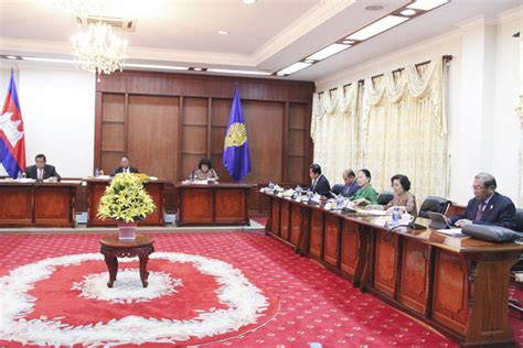 សម្តេច ហេង សំរិន អញ្ជើញជាអធិបតី កិច្ចប្រជុំគណៈកម្មាធិការអចិន្រ្តៃយ៏រដ្ឋសភា ដើម្បីនិពិត្យ