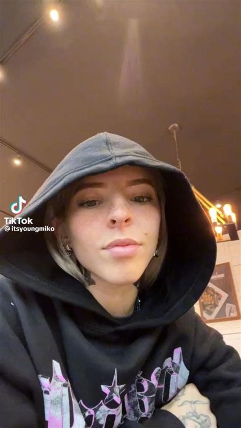 Hermosa Miko 💖💖 Mujeres Novios Mujercitas