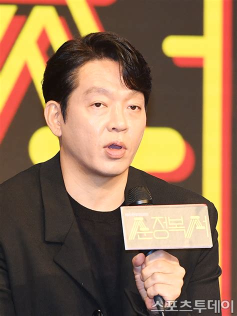 박지환 오늘27일 11세 연하 연인과 늦은 결혼식범죄도시4 200만 돌파 겹경사 네이트 연예