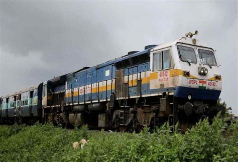Train Accident देश में 60 साल पहले एक ऐसा रेल हादसा जब समंदर में समा