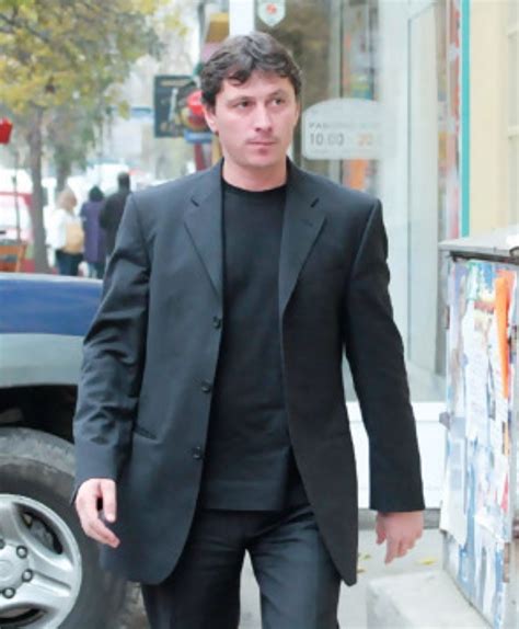 Вицето на ВИС 2 се превърна в мъж за пример Спомени от Народната република