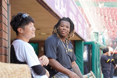 ブンブンいく On Twitter Rt Naokoosaka 【7日の試合前練習】 饒舌な ミエセス 選手。 そのトーク力につら