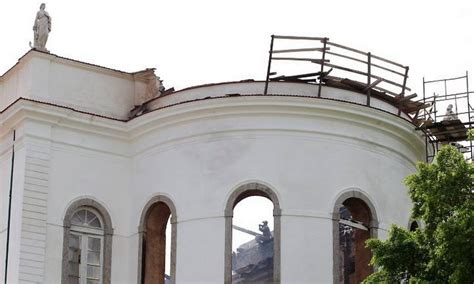 Após Incêndio Estudantes Da Ufrj Continuam Sem Aula Na Praia Vermelha