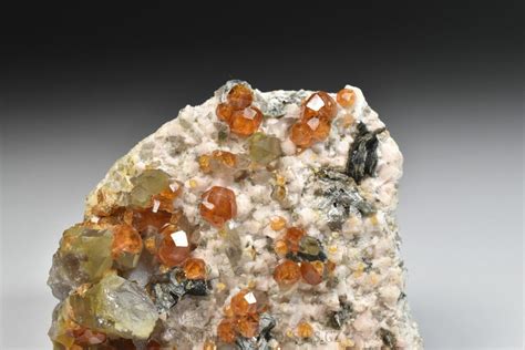 Spessartin | minerals-fossils.cz