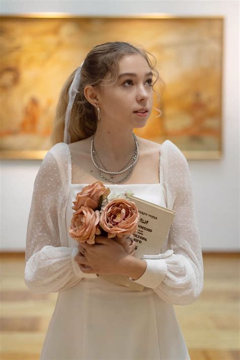 Девушка в музее