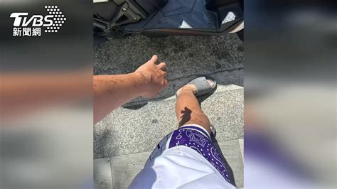 超噁！情侶騎士遭亂噴檳榔汁 嫌竟稱「心情不好」│行車紀錄器│tvbs新聞網