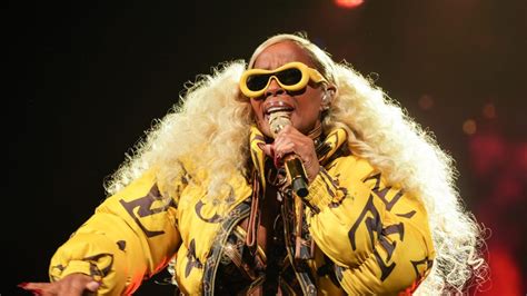 Mary J Blige Brings Out Special Guest During New York Concert