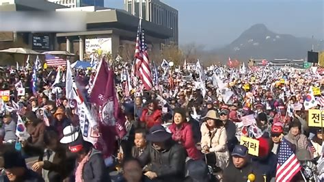 韩国首尔大批民众街头集会 市长急死：快回家凤凰网视频凤凰网