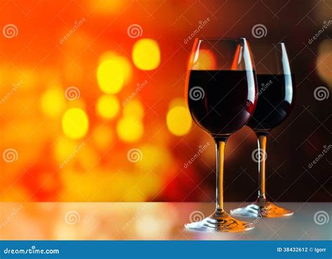 Glazen Met Rode Wijn Stock Foto Image Of Horizontaal