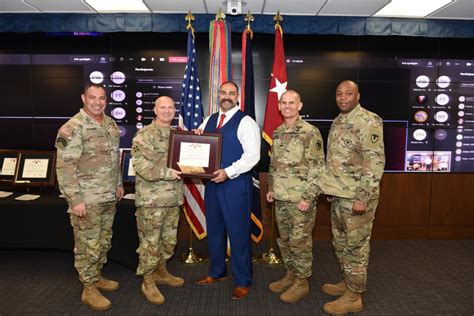 Denning Of Imcoms Readiness Directorate Wins Dellamonica Award Article The United States Army