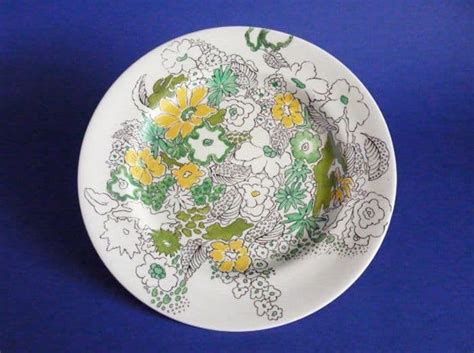 Pin On Clarice Cliff Clarice Cliff Art Deco Fabric Enamel Flower