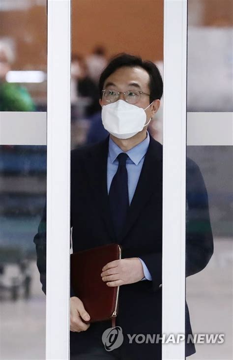귀국하는 이도훈 한반도본부장 연합뉴스