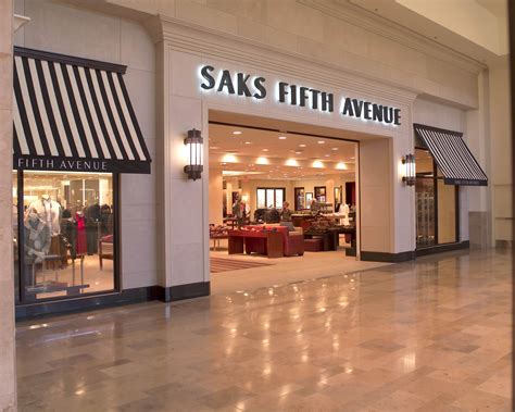Joel Warren Opens Salons Of The Future” With Saks Fifth Avenue