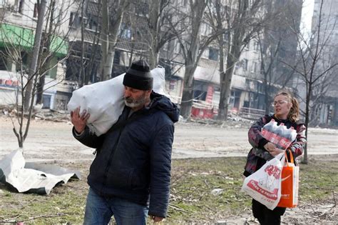 La Russia ha sequestrato gli aiuti umanitari in Ucraina e la Croce Rossa non può garantire l