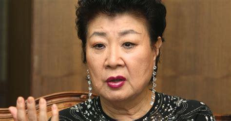 원로가수 현미 별세…자택서 쓰러진채 발견