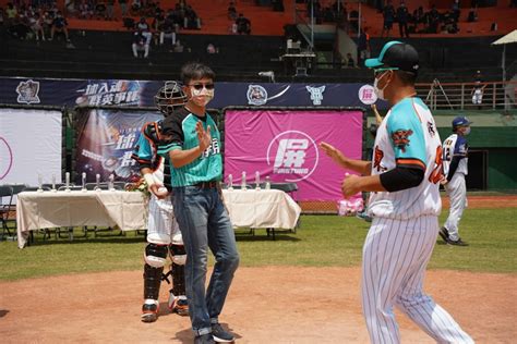 「一球入魂，群英爭鋒」 城市棒球對抗賽在屏東縣立棒球場熱血開打 屏東時報電子報
