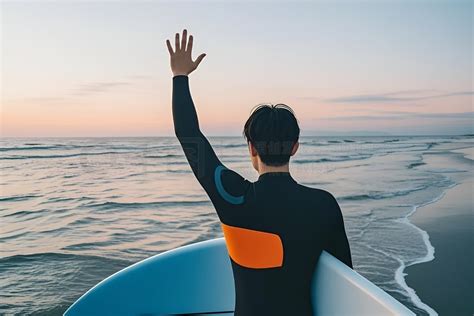 手势ai数字艺术 手势自然写实简约风格成年男性冲浪板潜水衣海洋运动人像照片 Ai人像免费下载 Png格式 3744像素 编号71623775 千图网