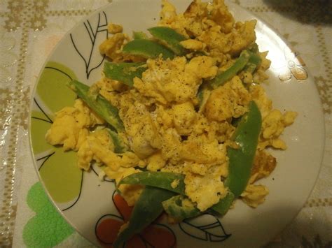 Кулинария Бъркани яйца с пресни чушки