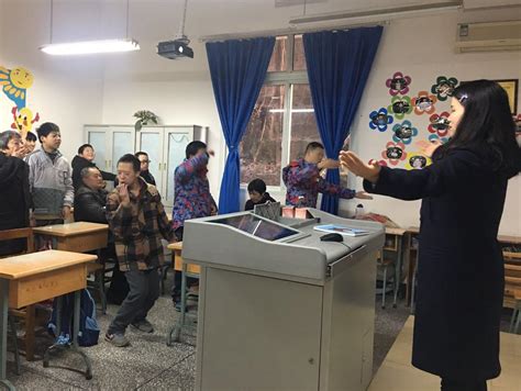 企航社工在观音桥小学开展特殊儿童亲子小组活动