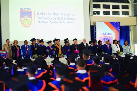 UCATEBA inviste su primera promoción de psicólogos y docentes de