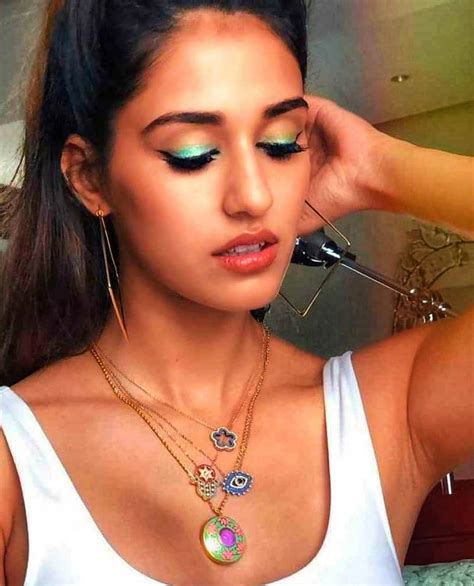 Disha Patani Scrolller