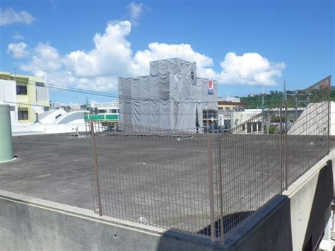 宜野湾市浦添市沖縄市中頭郡で防水塗装ならリフォームサイエンス 珍しいベースプレート式の県産フェンス