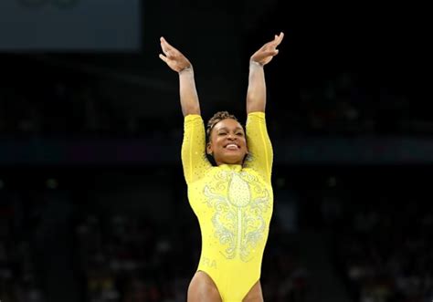 Olimpíadas Rebeca Andrade conquista medalha de prata no individual