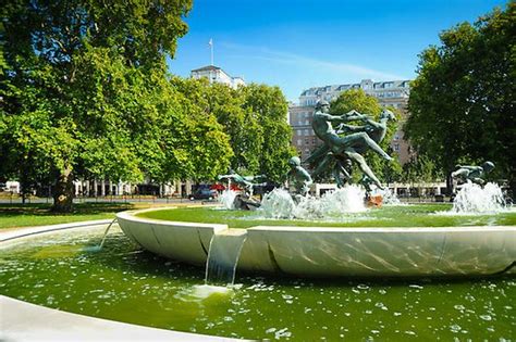 Top 6 Things To See And Do At Hyde Park London