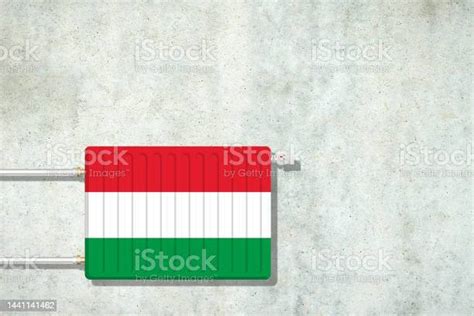난방 배터리 콘크리트 벽에 헝가리 국기의 색상 공간을 복사합니다 난방 가격 인상 열 절약 에너지 위기 배터리 전원에 대한 스톡