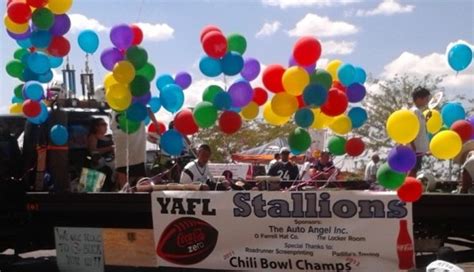 Parade Float 2013 Go “stallions” The Auto Angel