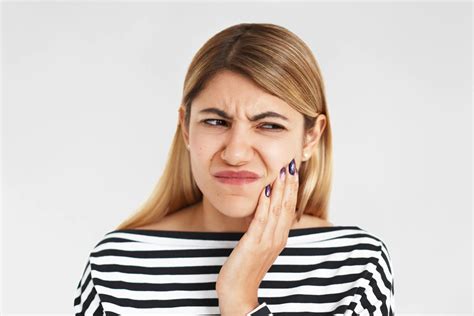 Tooth Abscess Symptoms Causes And How To Treat It
