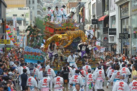 평화의 사절 조선통신사 축제 개막부산 전역서 사흘간 행사