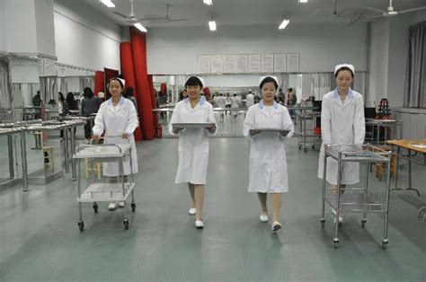 护理学院开展系列活动 迎接5·12国际护士节 西安医学院