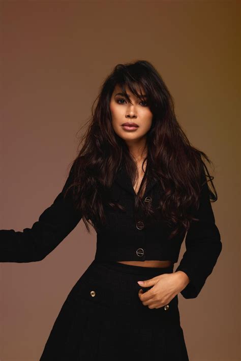 مها نصار فى جلسة تصوير بلمسة كلاسيكية بروح عصرية بعد نجاحها فى صفحة